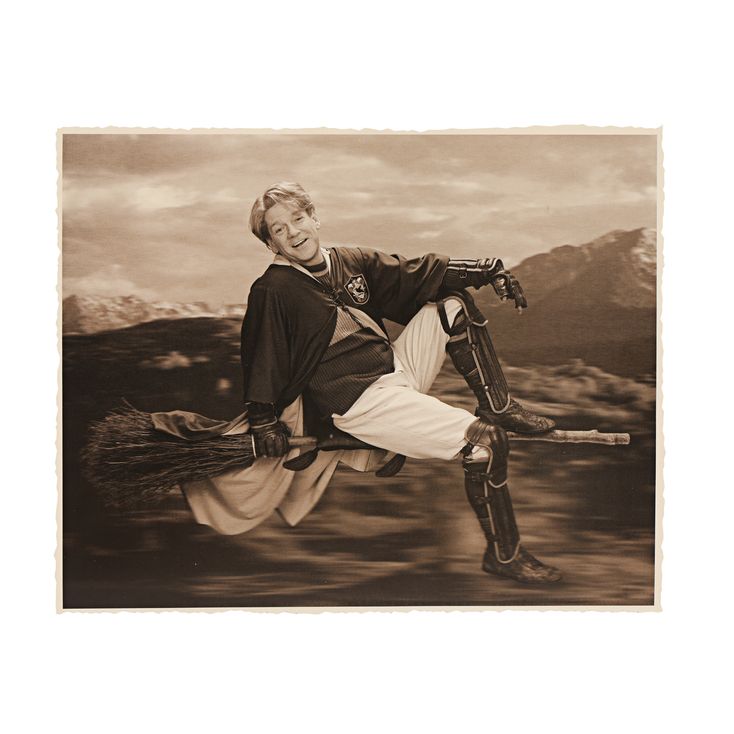 Lot # 1213: HARRY POTTER AND THE CHAMBER OF SECRETS (2002) - Gilderoy ...