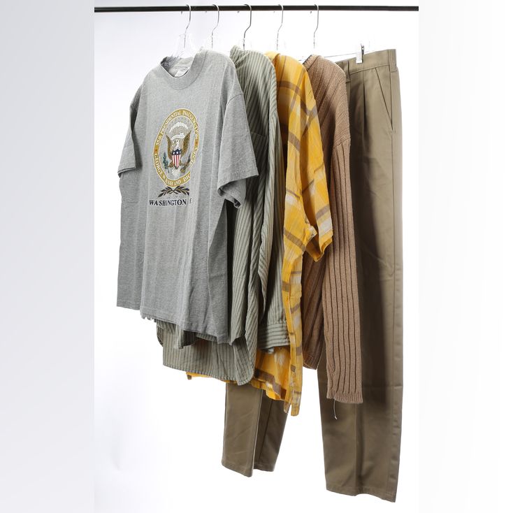 Walter Whites (as played by Bryan Cranston) Closet-Stored Wardrobe Set ...