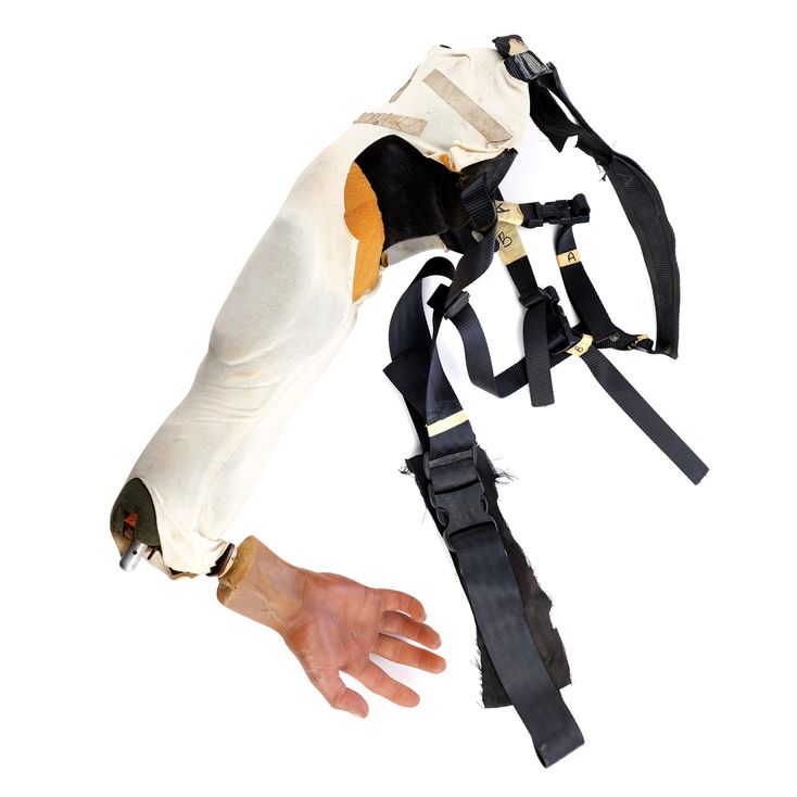 Lot #1005 - THE MATRIX (1999) - Big Cop's (Bernie Ledger) SFX Broken ...