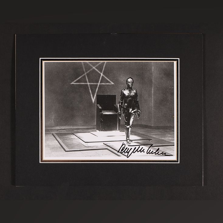 Lot 285 - Poster Live Auction - Brigitte Helm Autographed Photograph ...