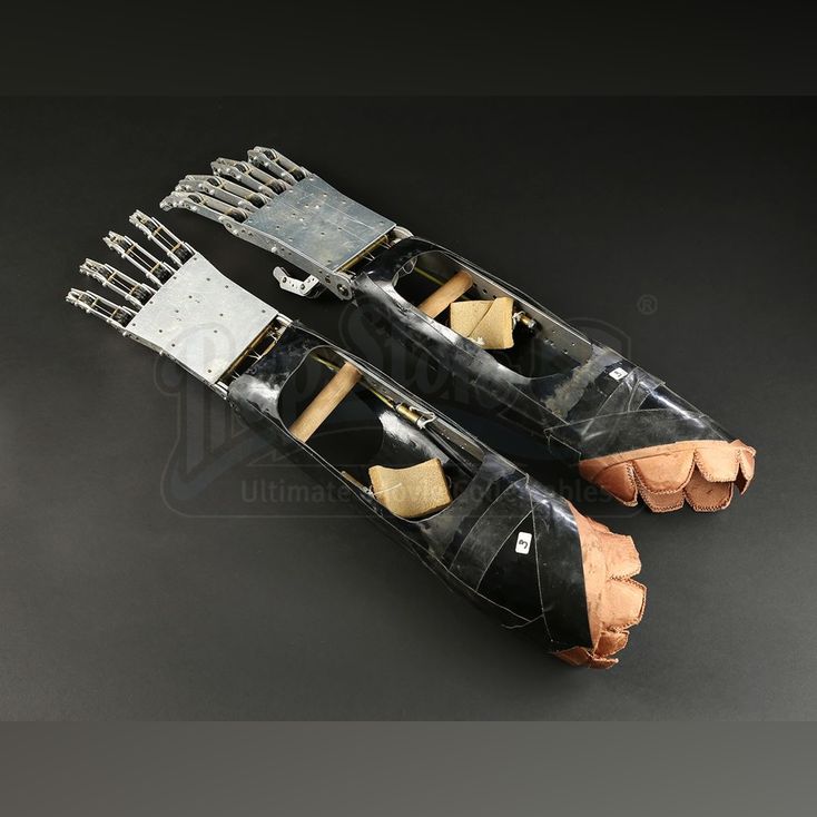 Kala (Ailsa Berk) Mechanical Dexterous Gorilla Hands | GORILLAS IN THE ...