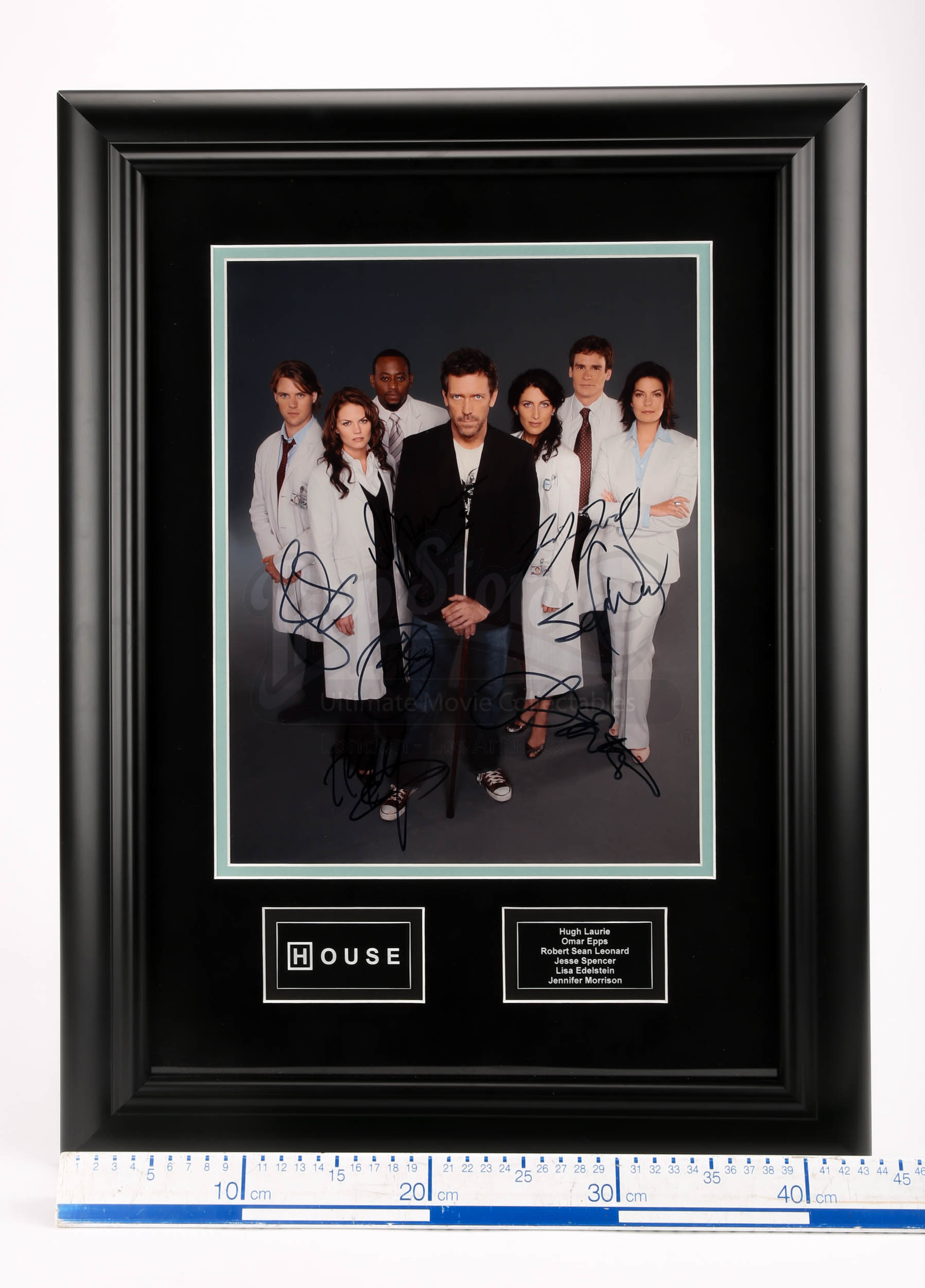 Framed Cast Signed Photo | Prop Store - Ultimate Movie Collectables