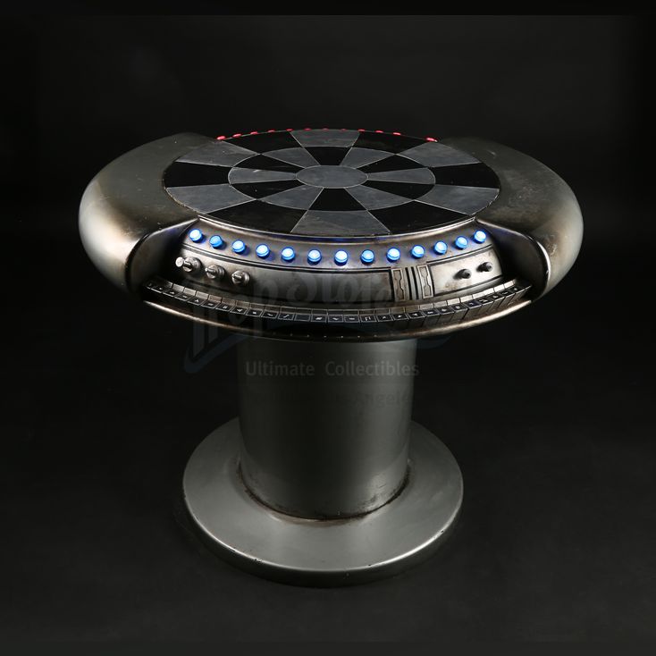 Chess Table | STAR WARS: THE FORCE AWAKENS (2015)