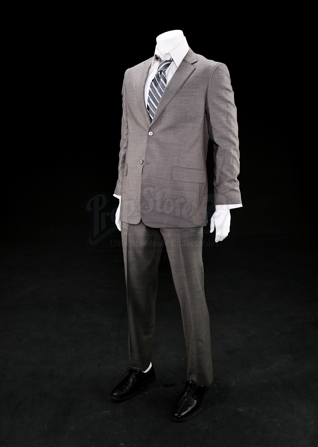 Drivers (Richard Jenkins) Grey Suit | Prop Store - Ultimate Movie ...