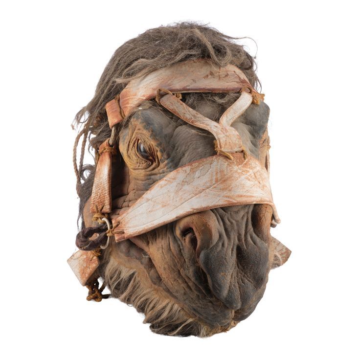 Lot 398. Mastadge Head | STARGATE (1994)