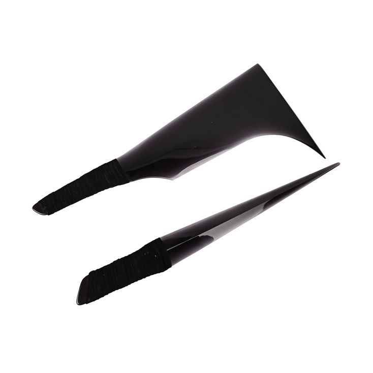 Lot 393. Lamias (Michelle Pfeiffer) Witches Billhook and Dagger | STARDUST (2007)