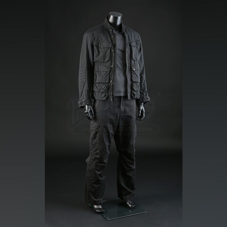 T-800s (Arnold Schwarzenegger) Armory Costume | TERMINATOR GENISYS (2015)