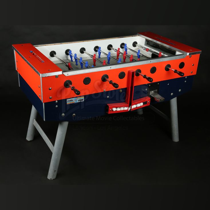 Simons (Jonny Lee Miller) Foosball Table | T2 TRAINSPOTTING (2017)