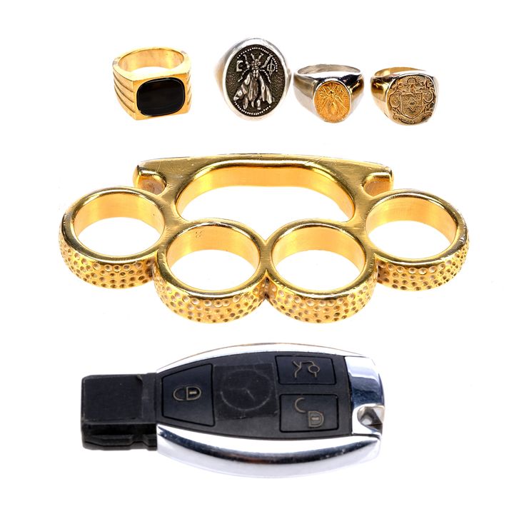 Lot #664 - BULLET TRAIN (2022) - Set of Hitmen Accessories