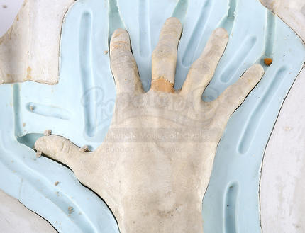Alien Right Hand Mold | Prop Store - Ultimate Movie Collectables