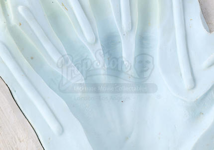 Alien Right Hand Mold | Prop Store - Ultimate Movie Collectables
