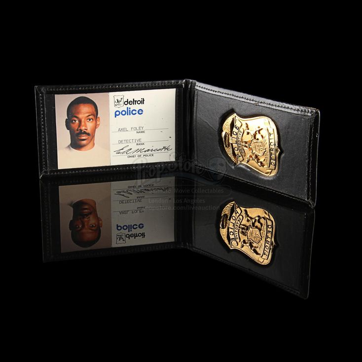 Det. Axel Foleys (Eddie Murphy) ID Badge | BEVERLY HILLS COP III (1994)