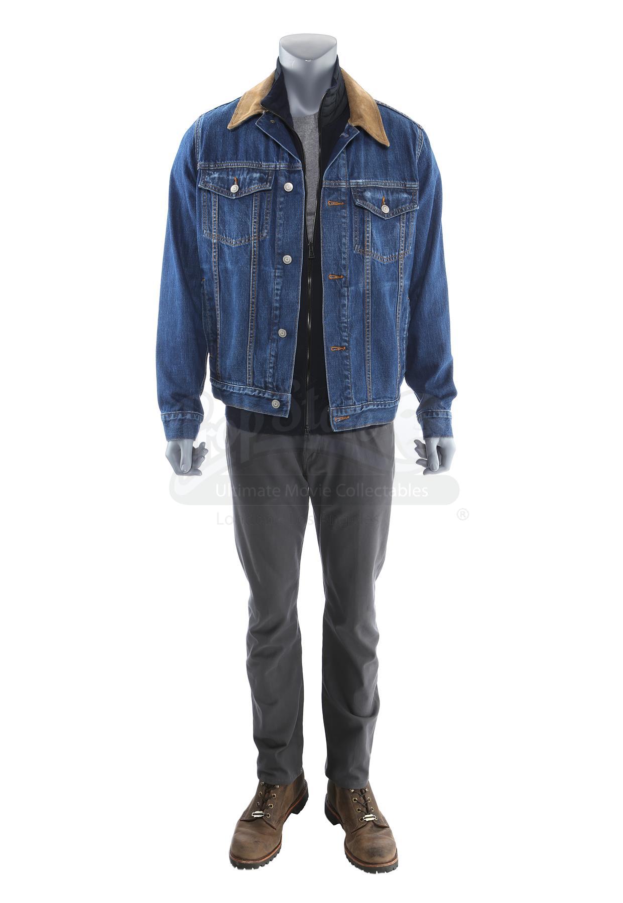 Lot # 414: Benjamin 'Dex' Poindexter's Hotel Hallway Costume