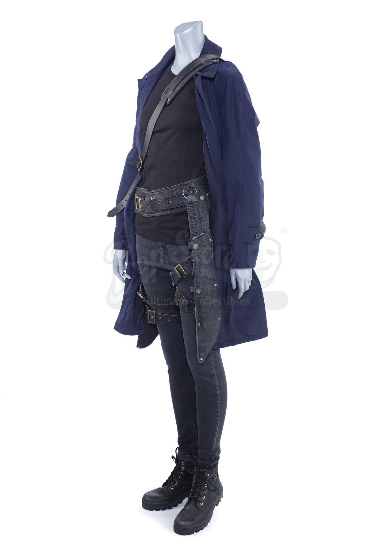 Mary Walkers Warehouse Costume with Stunt Machetes and Duffel Bag ...