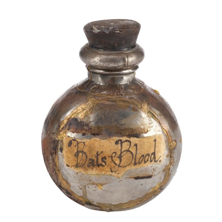 698. The Sanderson Sisters Bats Blood Potion Bottle | HOCUS POCUS (1993)