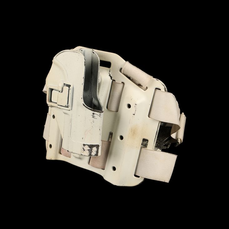 Valentine (Samuel L. Jackson) Henchmans White Holster | KINGSMAN: THE ...