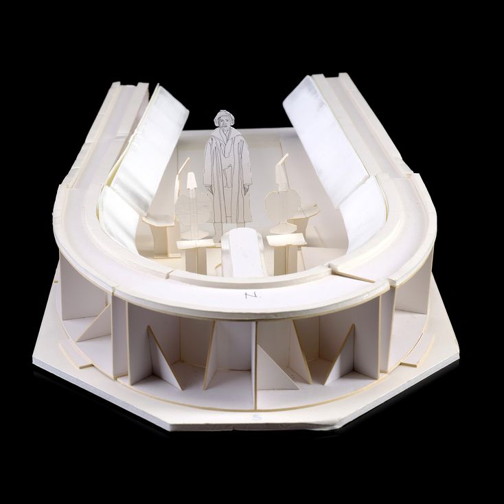 Lot 1244 - Queen Amidalas (Natalie Portman) Naboo Royal Starship Bridge ...