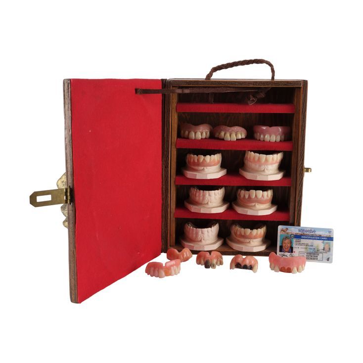 Lot # IT-190401 (LT-307628): JERRY LEWIS - Fake Teeth and Castings in ...