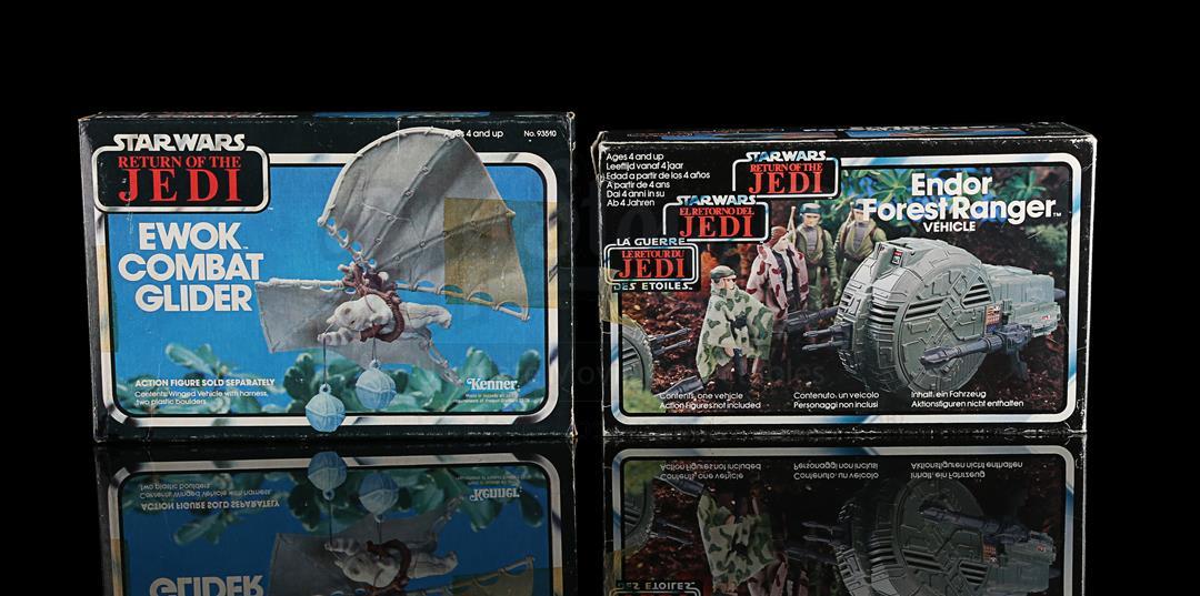 Lot # 40 - Ewok Combat Glider & Endor Forest Ranger Vehicles