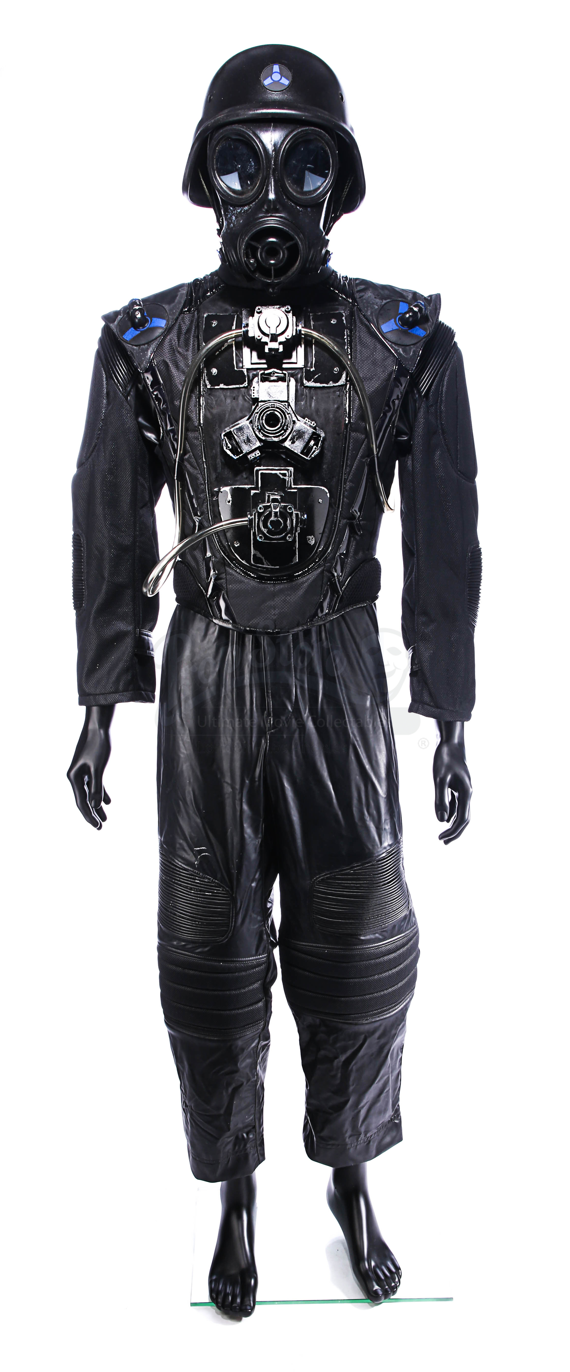 Lot #172 - Ultraviolet - Arch Tunnel Guard Costume