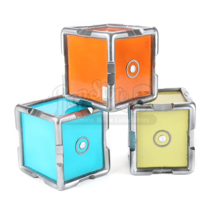 Set of Three Stunt Cold Fusion Device Cubes | STAR TREK INTO DARKNESS ...