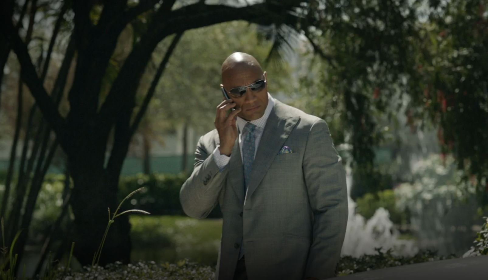 Lot 531 - Spencer Strasmores (Dwayne Johnson) Suit | Propstore - Find ...