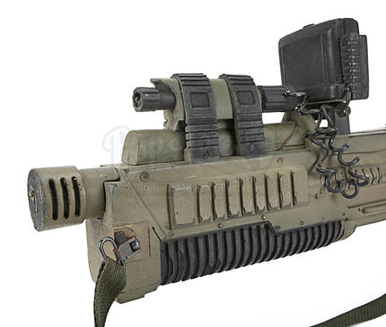 Marine M590 Assault Rifle and M-70 Pistol | Prop Store - Ultimate Movie ...