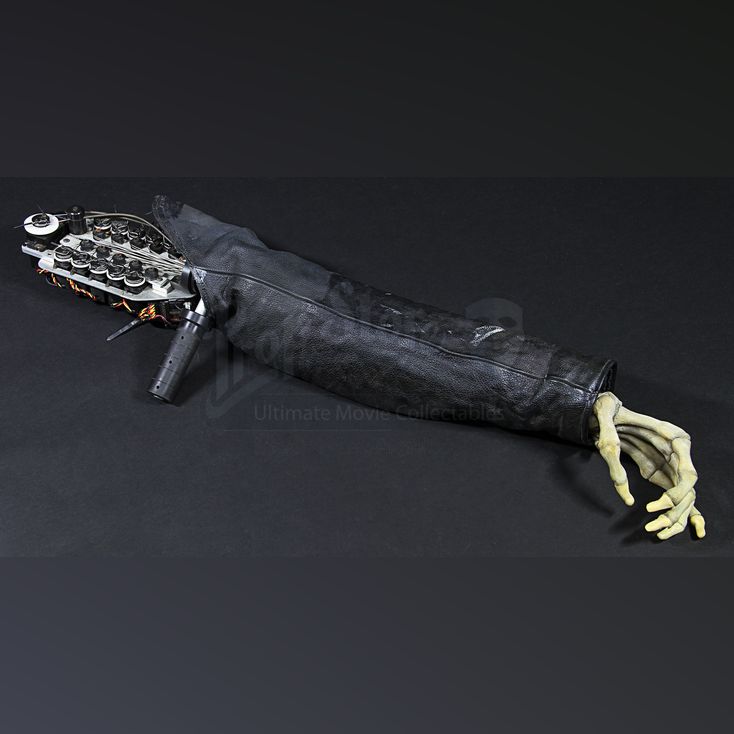 Ghost Riders Mechanical Arm | GHOST RIDER (2007)