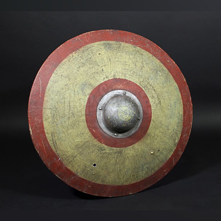 Red Tan Saxon Shield | KING ARTHUR (2004)
