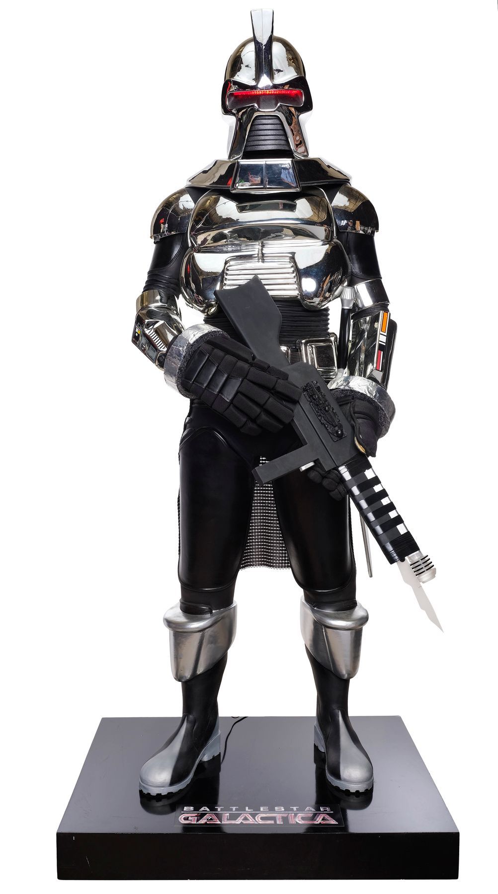 161. Fred Barton Productions Light-Up Life-Size Cylon Replica ...