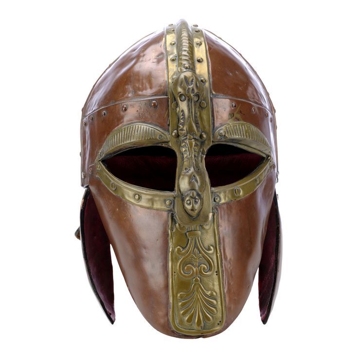 Lot 1133 - Battle-dented Gladiator Helmet | GLADIATOR (2000)