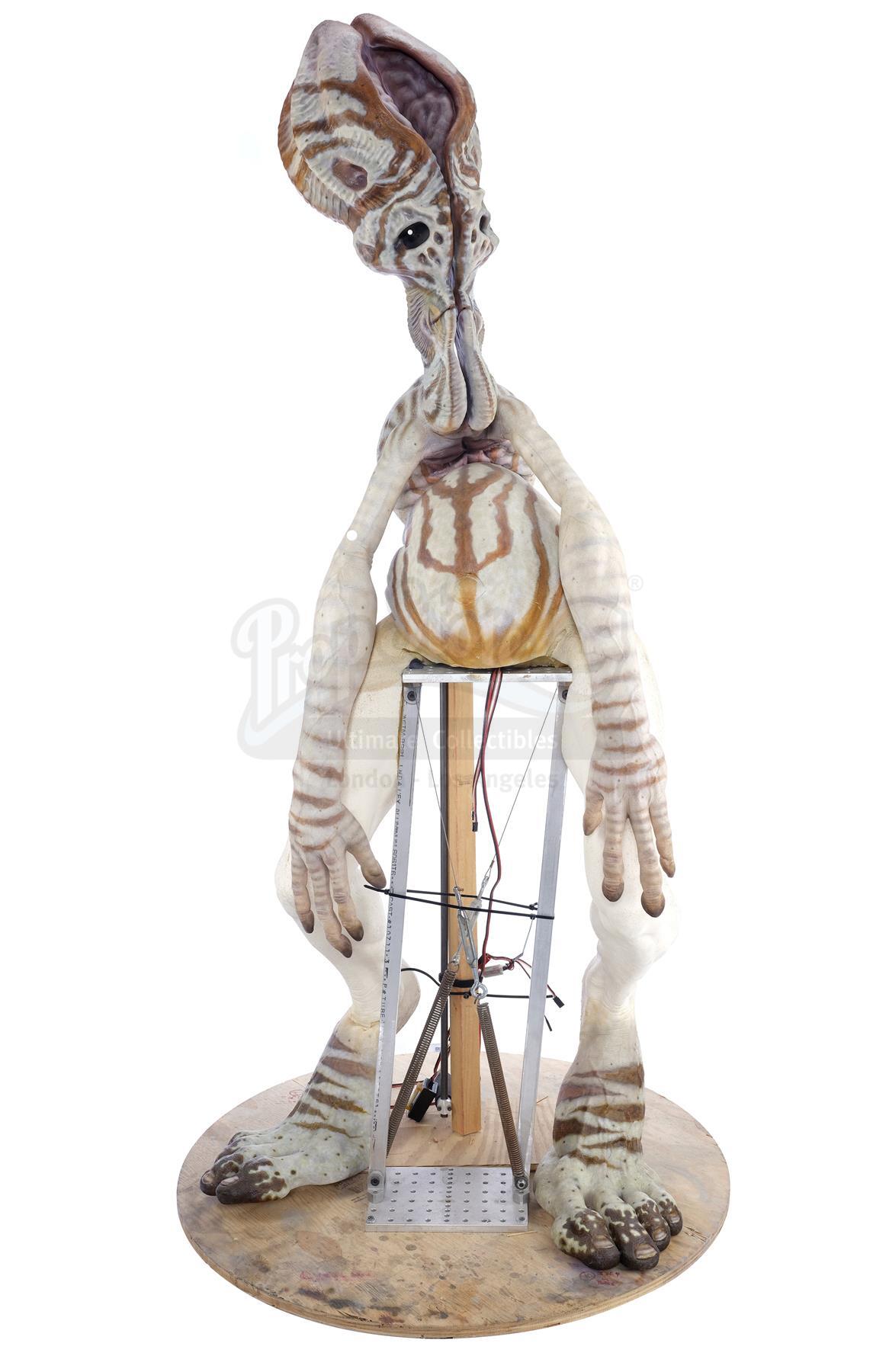 Lot #487 - MEN IN BLACK 3 (2012) - Full-Size Standing Dignitary Alien ...