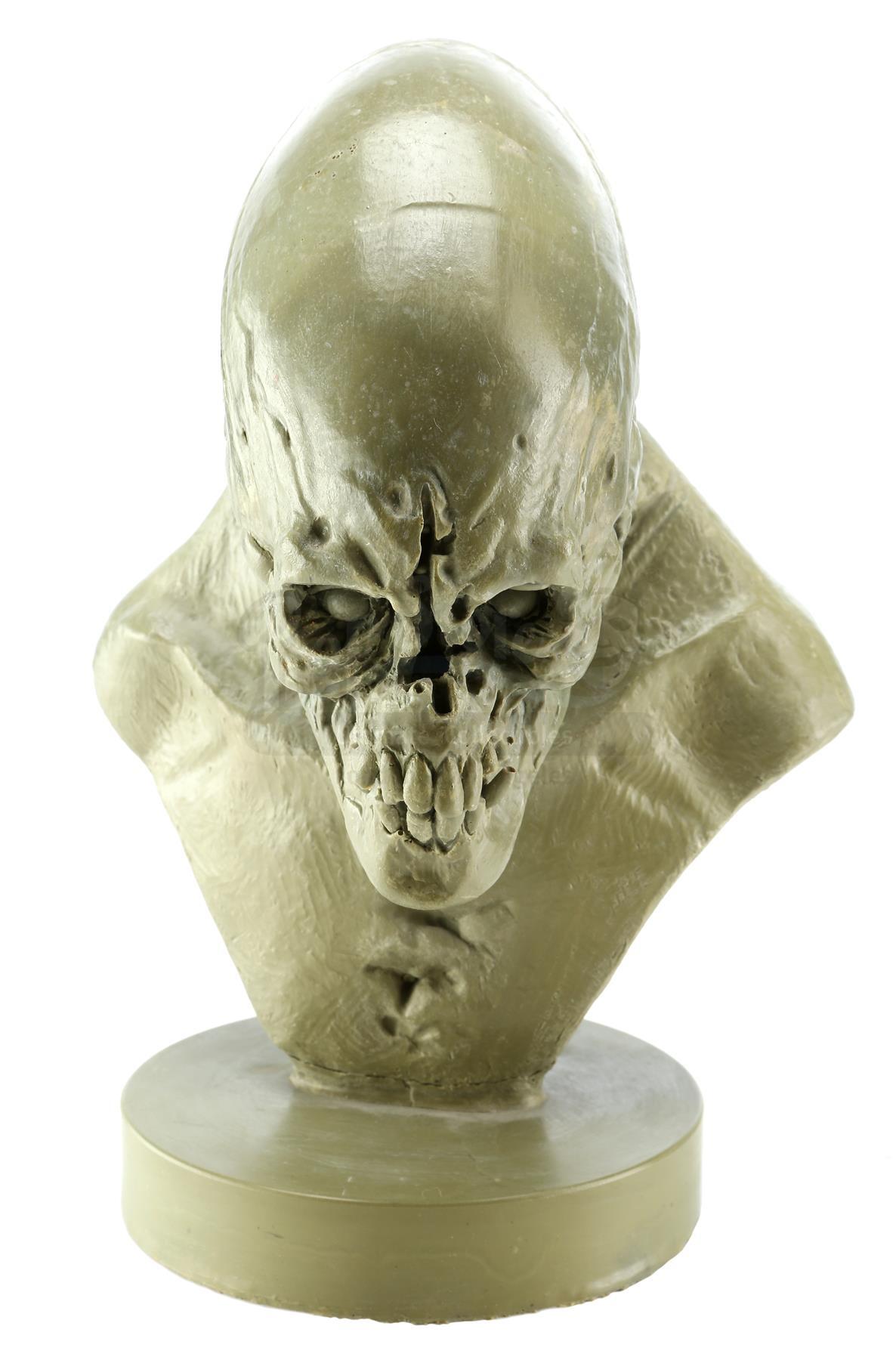 Lot #37 - ALIEN RESURRECTION (1997) - Newborn Alien Maquette