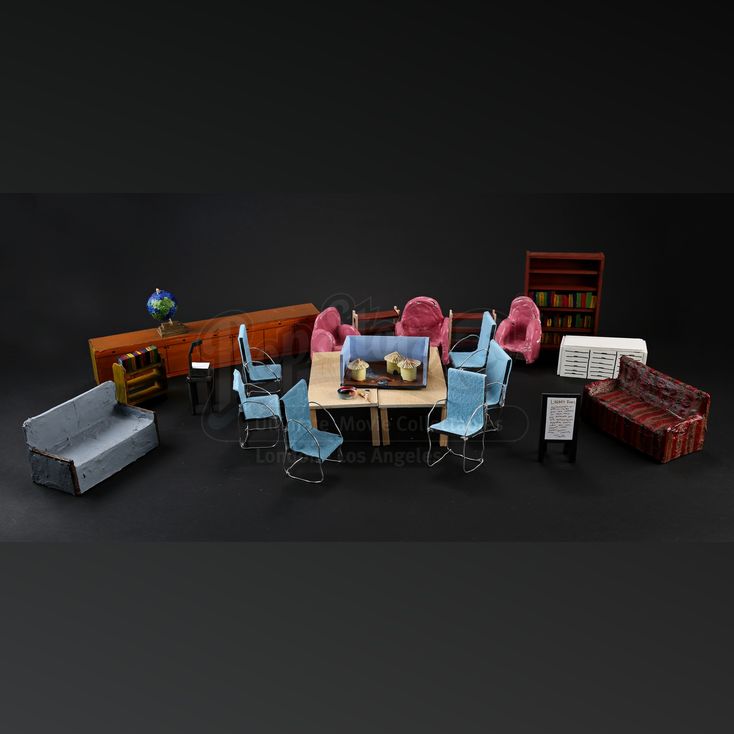 The Greendale Sevens Study Room Diorama Furniture | COMMUNITY (2009-2015)