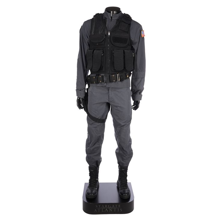 Lot 1408 - Colonel John Sheppards (Joe Flanigan) Costume Display ...