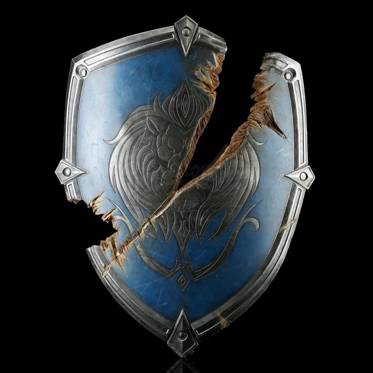 Battle Damaged Alliance Shield | WARCRAFT (2016)