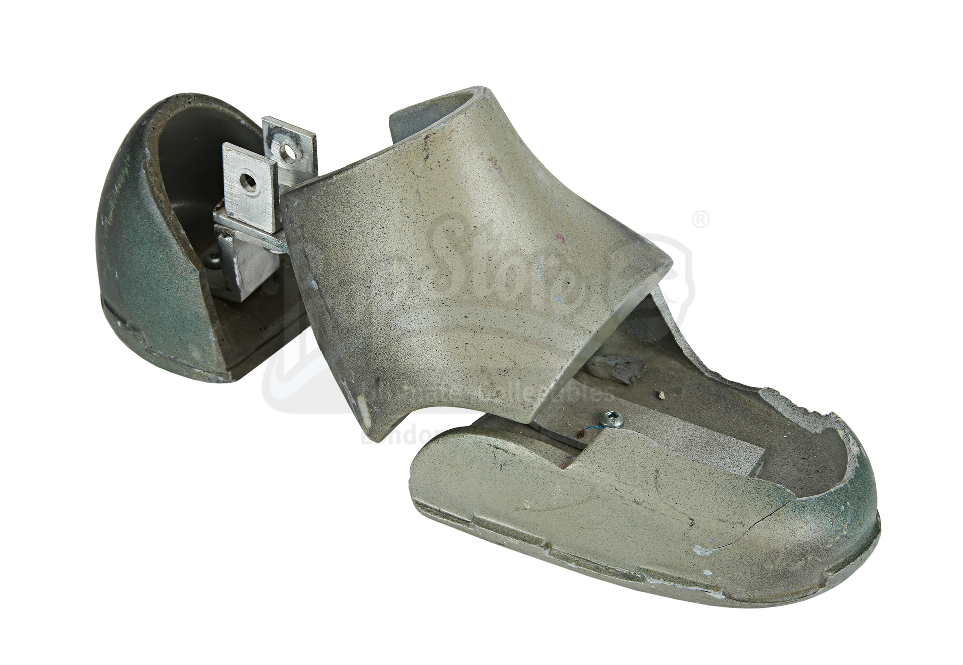 Collection of Damaged Robot Pieces | Prop Store - Ultimate Movie ...