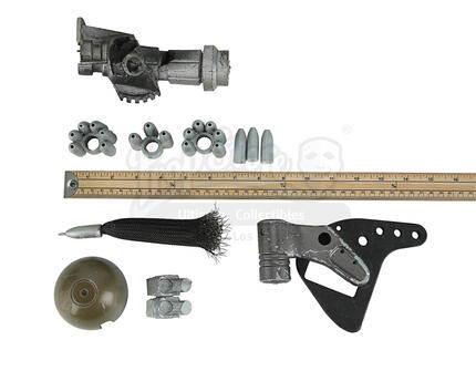 Assorted Damaged Robot Pieces | Prop Store - Ultimate Movie Collectables