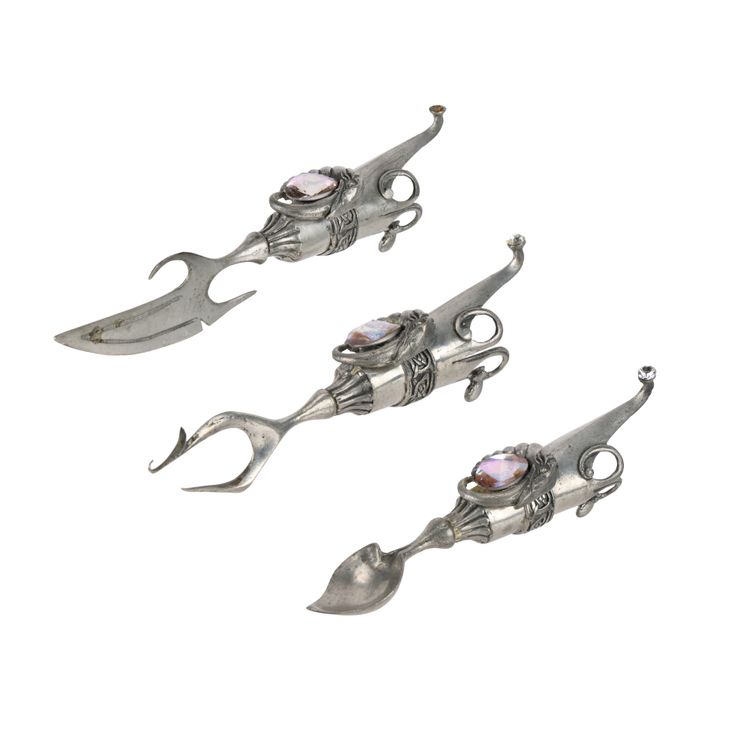 575. Terry Ackland-Snow Collection: Skeksis Finger Cutlery Set ### THE ...