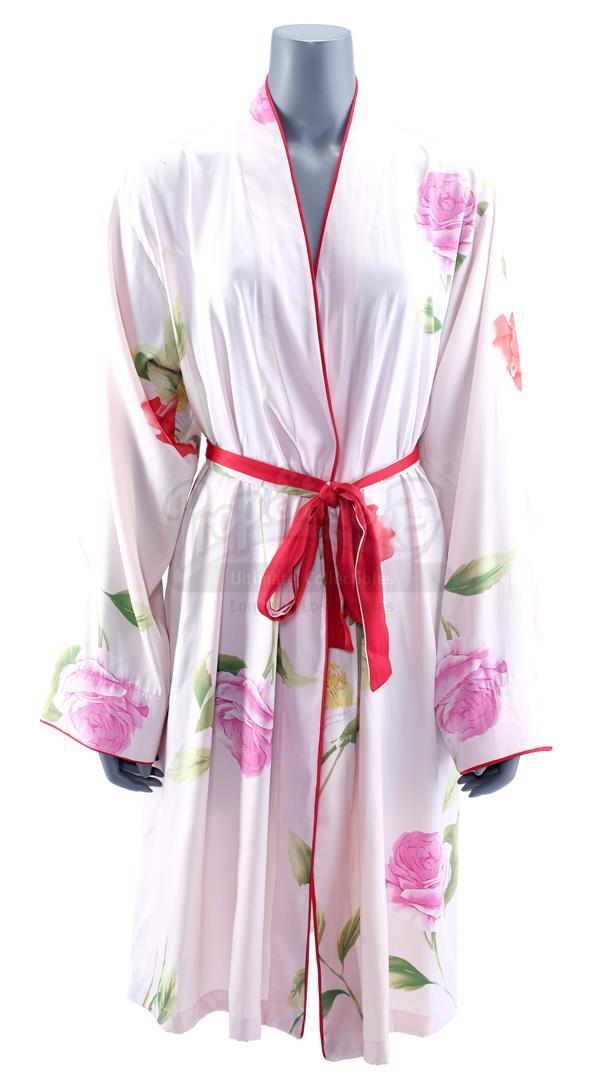Lot # 706: GOOD WILL HUNTING (1997) - Skylar's (Minnie Driver) Robe