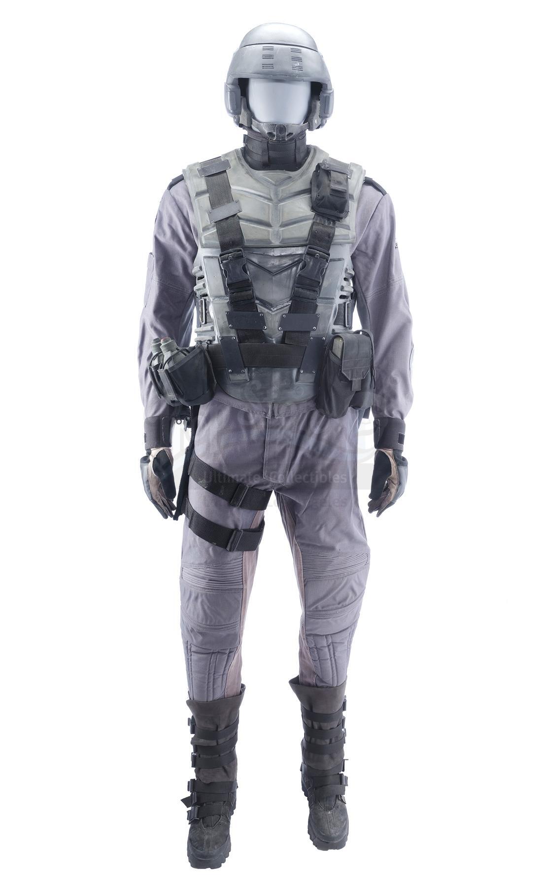 Lot # 357: STARSHIP TROOPERS (1997) - Mobile Infantry Uniform