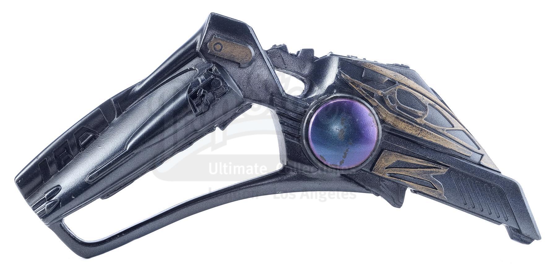 Lot # 1083: STAR TREK: VOYAGER (T.V. SERIES, 1995 - 2001) - Hirogen Phaser