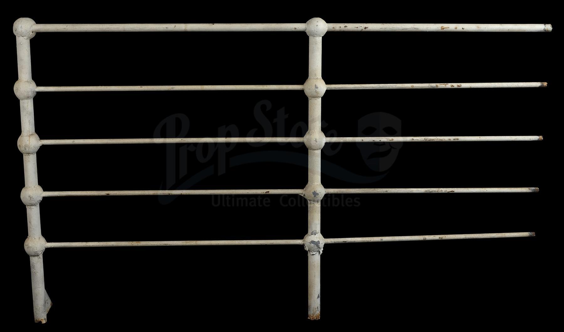 Lot # 1289: TITANIC (1997) - Full-Size Railing Section