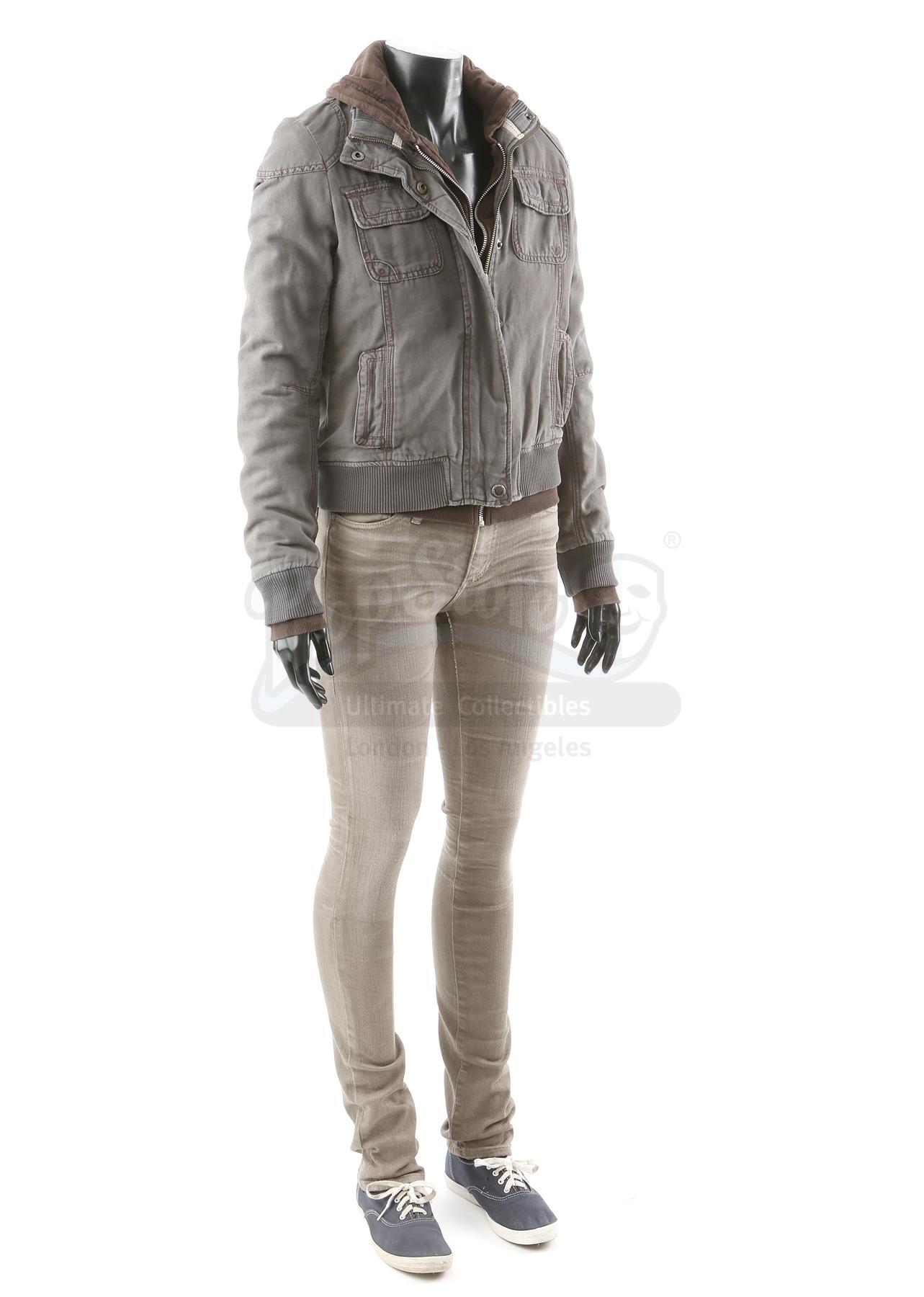 Lot # 1327: THE TWILIGHT SAGA: ECLIPSE (2010) - Bella Swan's ...