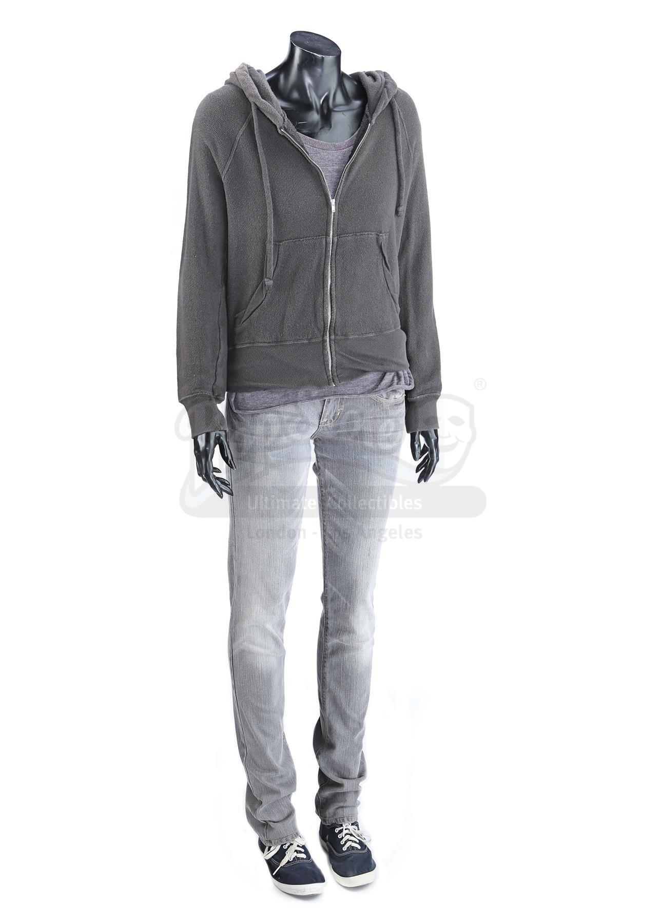 Lot # 1329: THE TWILIGHT SAGA: ECLIPSE (2010) - Bella Swan's ...