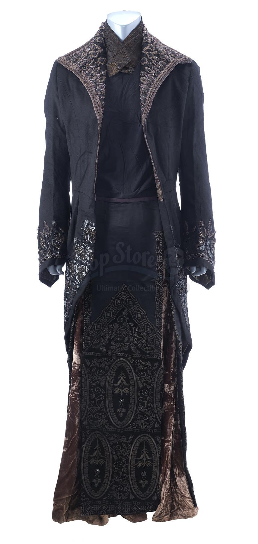 Lot # 1331: UNDERWORLD: RISE OF THE LYCANS (2009) - Viktor's (Bill Nighy) Hero Costume