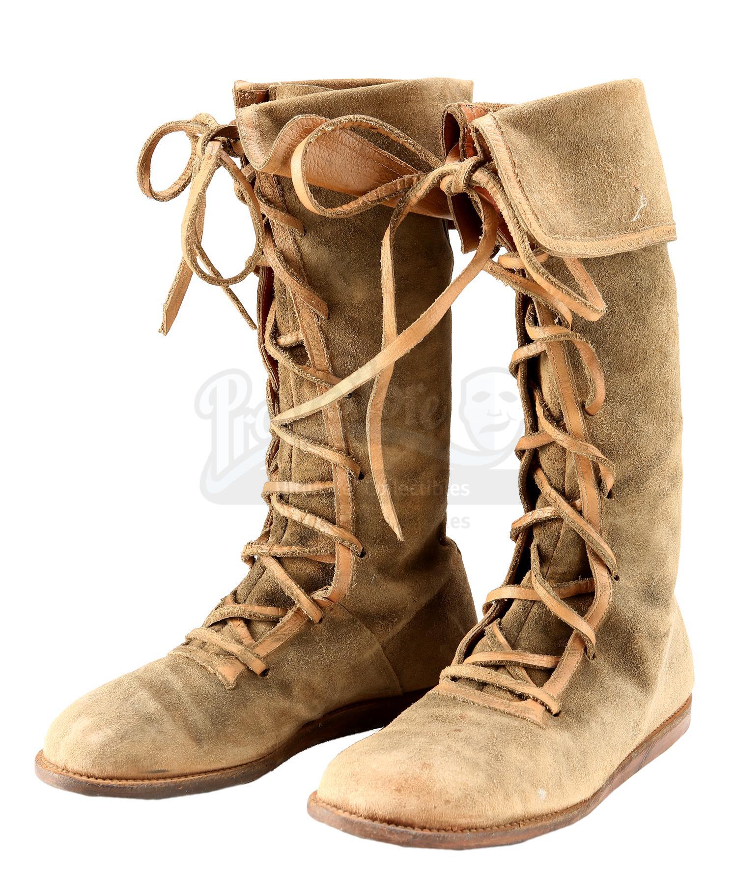 Lot # 88: GLADIATOR (2000) - Maximus Decimus Meridius' (Russell Crowe ...