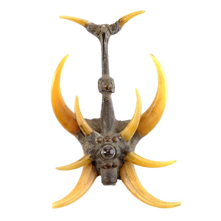 Lot #722 - THE DARK CRYSTAL (1982) - Skeksil the Chamberlain's Cloak Pin Prototype