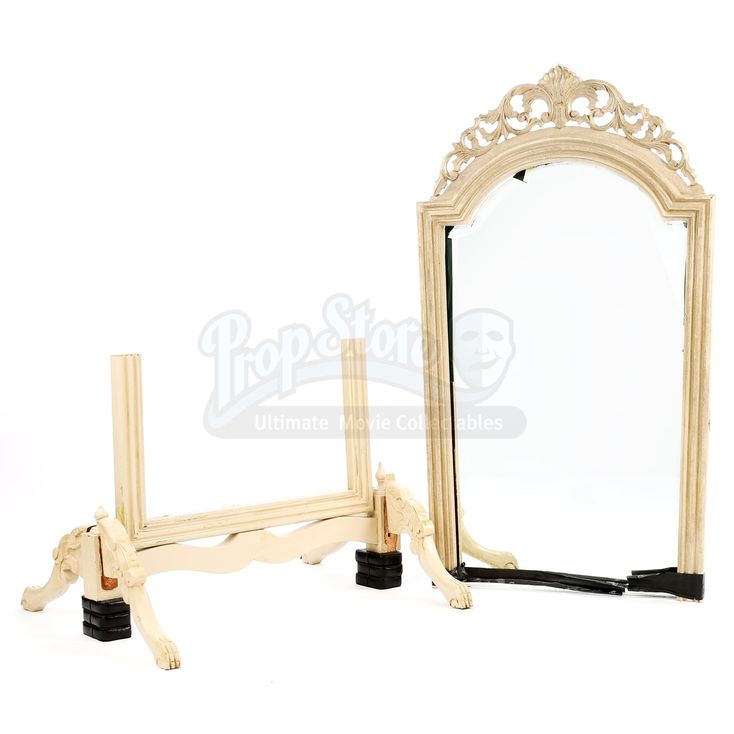 Lot 152 - Bella Swans Dream Mirror | TWILIGHT SAGA, THE: NEW MOON (2009)