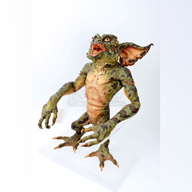Green Gremlin Puppet | GREMLINS 2: THE NEW BATCH (1990)